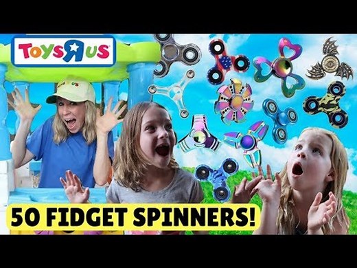 Fake Toys R Us Worker Sells 50 Fidget Spinners to Addy and Maya!
