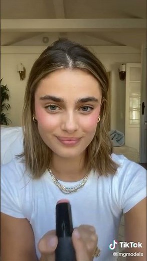 Taylor Hill - Everyday Makeup Tutorial