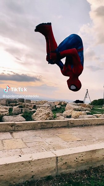 Amazing Spider-Man Stunt Backflips and Tricks