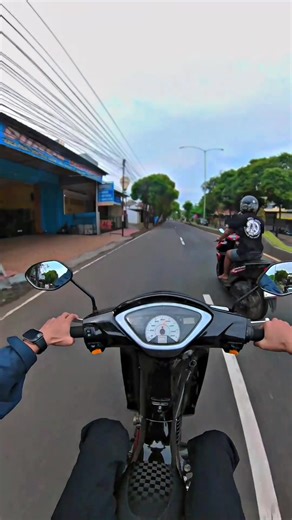 How to Use a Clutch Motorcycle: Daily Vlog Insights