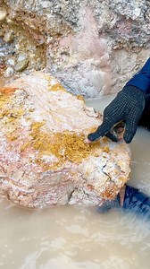 Crazy!!! With a simple gold filtering method, the results are ridiculous🤑 #treasure #gold #mininggold #Huntingforgoldtreasure #goldrefaning #demamemas #goldrush #golddredging #panningforgold #lookingforgold #tesoro #howtofindgold #altinaramak #goldhunter #howtofindgold #foundgold #golddredging #goldrefaning #buscandooro #tesoro #fyp #viral #fypfbpro #altinaramak #videoviralシ #goldpanningintheriver #mineraçãodeouro | Aleng Gold Hunter