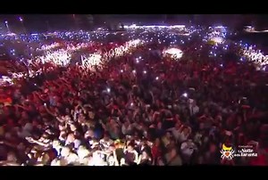 23K views · 610 reactions | Chi c’era nel 2015, tra queste migliaia di telefonini accesi nella Notte più bella dell’estate? Indimenticabile Ligabue  #tarantaratà | La Notte della Taranta - pagina ufficiale | Facebook