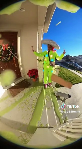 Porch exploding package box with glitter🏳️‍🌈✨🦄#porchpiratecaught #glitter #package #prank #fyp