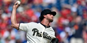 Behind Nola, pinch-hit HR, Phils take over 1st