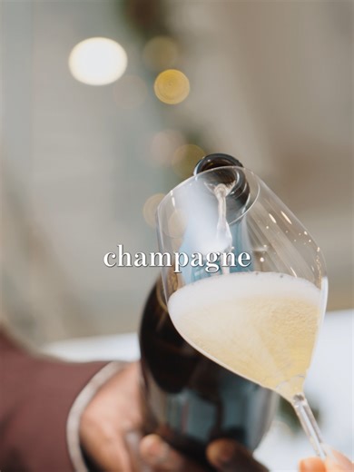 Did you know? that BC's Okanagan valley is on the same latitude as the Champagne region in France. Wines, hours, and reservations → link in bio.# About Evolve Sparkling House Evolve Sparkling House is a family-owned winery located in the heart of British Columbia’s stunning Okanagan Valley. Specializing in sparkling wines, the winery focuses mainly on traditional method expressions, complemented by a couple crafted in the Charmat method. In addition to its sparkling portfolio, Evolve also produc