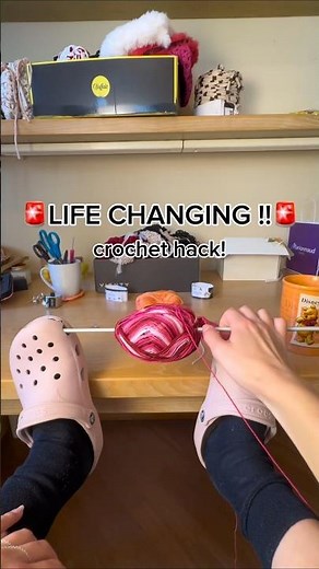 how to wear crocs correctly