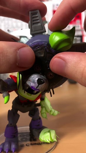 CLAWTASTIC! ⚡️✨ #youtooz #fnafsecuritybreach #fnafruin #roxannewolf Song: Total Insecurity (FNAF Security Breach)’ by Rockit Gaming