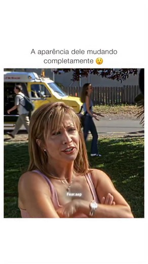 ntb on Instagram: "S3GUE A G3NTE☝🏼☝🏼☝🏼DEPOIS LÊ A LEGENDA🎥👇🏼🎬 ASSISTA O FILME COMPLETO NO L!NK DA B!O🔗✅ 🎬 Todo Mundo em Pânico (Scary Movie) Comédia • Terror • Paródia 📅 Lançamento: 2000 🌍 País: Estados Unidos 📝 Sinopse: Um grupo de adolescentes se vê perseguido por um assassino mascarado, mas, ao contrário de filmes de terror tradicionais, tudo é tratado com muito humor e sátira. A trama faz paródia de clássicos do terror, como Pânico, Eu Sei o que Vocês Fizeram no Verão Passado e o