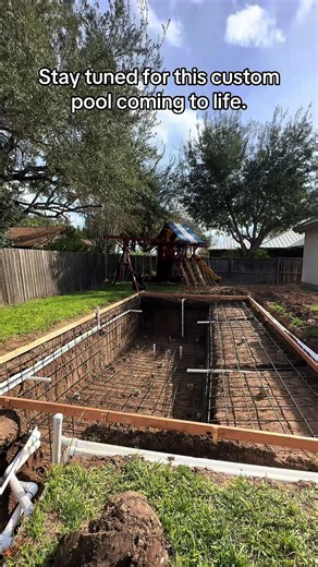 Stay tuned… this custom pool is coming to life. Rebar and plumbing done — shotcrete up next. Built by Fast Lane Pools 🏊‍♂️ 📍 Proudly serving the Rio Grande Valley 📞 956-313-9627 📧 fastlanepools@yahoo.com #RGVPools #TexasPools #BackyardUpgrade #PoolGoals #GunitePool