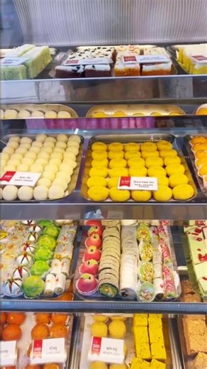 Indian Mithai Display Tour | Penda, Barfi, Ghari, Halvo & Traditional Sweets Short