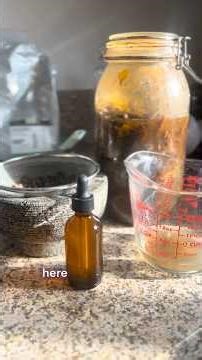 How To Make Comfrey Root Liniment #herbal #herbs #homeremedies #apothecary