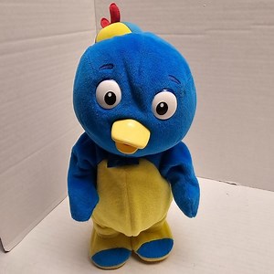 Pablo Fisher Price Nick Jr Backyardigans Sing & Spin Interactive Blue Penguin