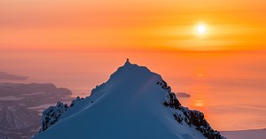 Watch a master class in snowboard filmmaking