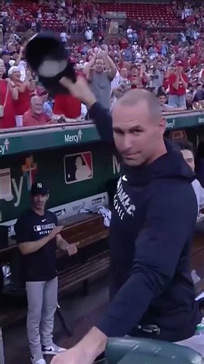 Nothing but class from Cardinals fans for Goldschmidt