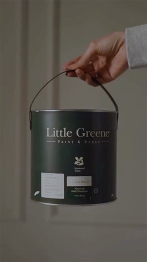 Black Friday Deal | 15% korting op Little Greene Verf Wil je Little Greene verf eenvoudig en snel in huis halen? Bij Selected Wallpapers & Interiors kun je de volledige Little Greene verfcollectie online bestellen. Profiteer van snelle levering, deskundig advies, de Black Friday korting en een uitgebreid aanbod van verf in verschillende kleuren en afwerkingen. Transformeer je interieur vandaag nog met de exclusieve, duurzame verf van Little Greene! Little Greene Verf: Luxe, Duurzaamheid en Kwali