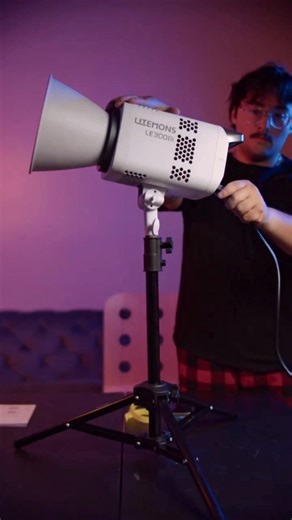 Litemons | Unboxing Litemons LE300Bi 💡 No external adapter. Clean on set. Pro-level brightness & color accuracy for streaming and short dramas. ✨ 11... | Instagram