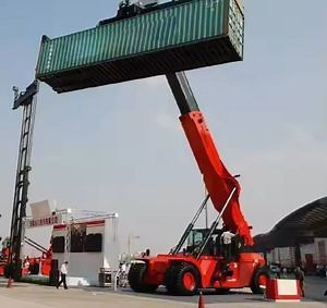 [Hot Item] Heli Rsh4528 Heli 45 Ton Reach Stacker with Free Attachments