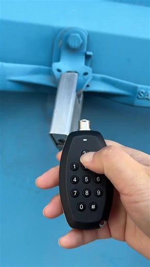 A smart key that can manage 10,000 locks, solving the hassle of having too many keys