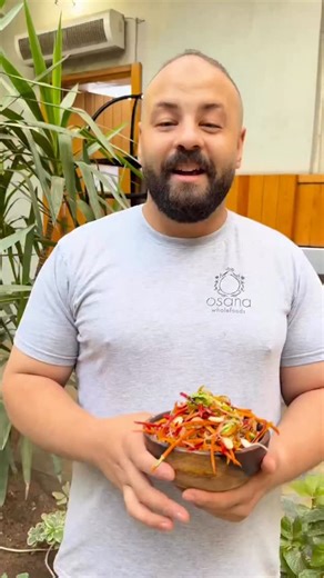  New Osana Specials are here!  This week, Chef Ibrahim is walking us through how he’s making his vibrant noodle and vegetable salad — and here’s what’s on the menu: • 異 Sweet & Sour Textured Tofu with bell peppers & spring onions (Vg) • 北 Velvety Smooth Artichoke Soup (Vg, GF) • 綾 Chilled Rice Noodle Salad with sautéed vegetables & toasted peanuts (Vg, N) Fresh, colorful, and nourishing — just how we like it  | Osana Family Wellness | Facebook