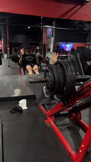 Hack Squat Machine: The hack squat is a lower-body machine that primarily targets the quadriceps, while also engaging the glutes and hamstrings. Unlike a traditional barbell squat, your back is supported, which helps reduce stress on the lower back and allows you to focus on driving through your legs. Why it’s great: • Keeps your torso upright • Easier on the spine than barbell squats • Allows heavier loading safely • Perfect for building quad size and strength Form tips: • Feet slightly forward