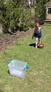 EASY BACKYARD OBSTACLES FOR TODDLERS KIDS https://happytoddlerplaytime.com/the-best-backyard-obstacle-course-for-kids/ | HApPy ToDdLeR PLaYTiMe
