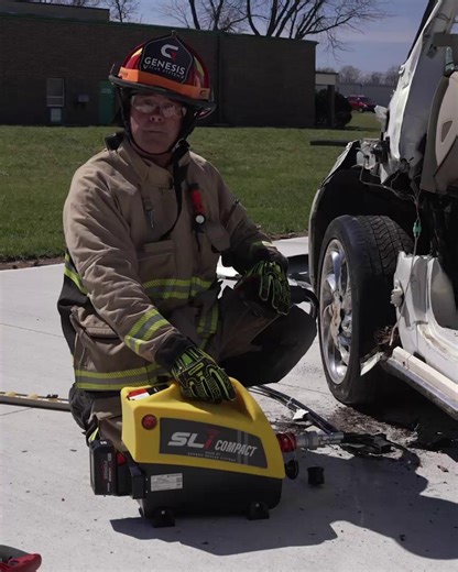 Genesis Instructor Gary is giving us some insight into the new SLi Compact! This battery-powered portable hydraulic pump bridges the gap between hose-bound and battery-powered rescue tools. Powered by the Milwaukee M18 battery, just like our Eforce SLi line of tools, this pump will accept any Genesis Rescue Systems hose-bound tool using our OSC connection. | Genesis Rescue Systems