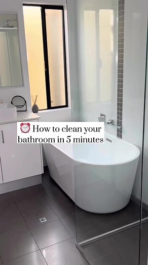 333K views · 3.8K reactions | How to clean your bathroom in 5️⃣ minutes⏰ . . . House Hackers Carolina McCauley . . #cleaning #cleaningtips #cleaninghacks #cleaningservice #bathroomcleaning #homehacks #househackers | House Hackers | Facebook