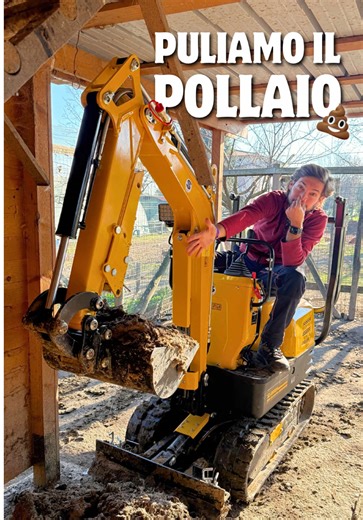 Ho preso un Miniescavatore! Da bambino ho sempre sognato di avere un escavatore. Certo, da piccolo guardavo i modelli mastodontici, ma questo da 800 kg marchiato @sz.italia mi permetterà di fare tutti quei lavori in spazi angusti che con un modello più grande non avrei potuto fare! E voglio sottolineare una cosa: anche se sembra piccolino, in queste settimane l’ho messo alla prova ed é sempre riuscito a cavarsela! Una caratteristica fondamentale di questa macchina é il carro allargabile, infatti