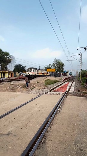 Poorva Express cross Railgate | Indian life lines