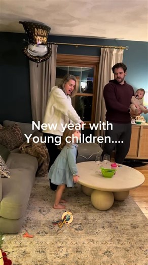 Caroline Parker on Instagram: "Reminder 🚨 Every year we do New Years Eve with another countries fireworks. Whether that’s last years or live streaming on YouTube. We do 7pm. Then they go off to bed. When we lived in MA, VA and NH USA we did London’s as it was perfect timing. Also how crazy is this video! I miss this living room. I can’t wait to make a small cosy dark living room again. Olivia wasn’t even born!"