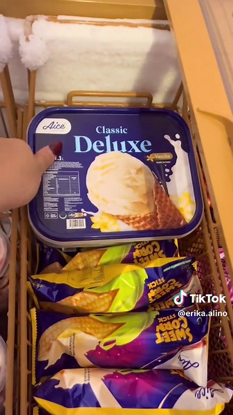 Paano Gumawa ng Coke Float sa Walang Ice Cream Machine