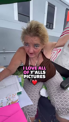 262K views · 16K reactions | Surprising Rhonda with her fan art ❤️ #love #kindness #blessings #hope #art #drawing | Travis Doodles | Facebook