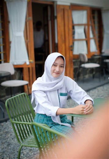 Exploring Photography with Fujifilm XT-4 and Prime Lenses