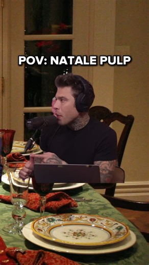 Pulp Podcast on Instagram: "Buon Natale dalla Redazione di Pulp🎄❤️"