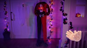 [ Sound Activated ] 60" Halloween Animatronic Clown, Scary Animated Standing Clown with Rotating Head Flashing Red Eyes Creepy Sound for Halloween Decorations Outdoor Indoor Yard Party Haunted House