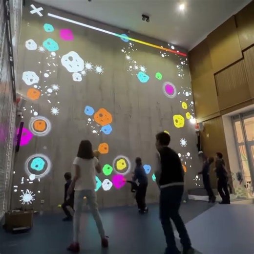Interactive Wall Projection Mapping | Real-Time Immersive Visual Technology | Cruxeo Experience