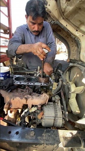 4 cylinder Isuzu engine piston replacement #engine #truck #mechanic #tipsandtricks#reels #reel