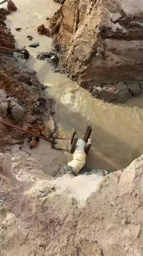 𝐃𝐢𝐬𝐫𝐮𝐩𝐭𝐢𝐨𝐧 𝐍𝐨𝐭𝐢𝐜𝐞 – 𝐑𝐞𝐠𝐢𝐨𝐧 𝟒 (𝐄𝐚𝐬𝐭 𝐂𝐨𝐚𝐬𝐭 𝐃𝐞𝐦𝐞𝐫𝐚𝐫𝐚) Customers in the following areas are unfortunately affected: 📍Haslington 📍Golden Grove 📍Nabacalis These areas served by the Haslington Pump Station. The disruption which you are experiencing to your water supply is due to a broken 8-inch transmission main at Nabacalis. The contractor team has been mobilized and is working to repair the damage as soon as possible. GWI sincerely apologises for any inconve