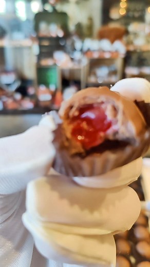 🎤 🎶 Cher-ryyy baby! 🍒🤎 Available in milk and dark chocolate. #chocolatebarrscandies #candymaking #stratfordontario #supportlocal #ontariofood | Chocolate Barr's Candies