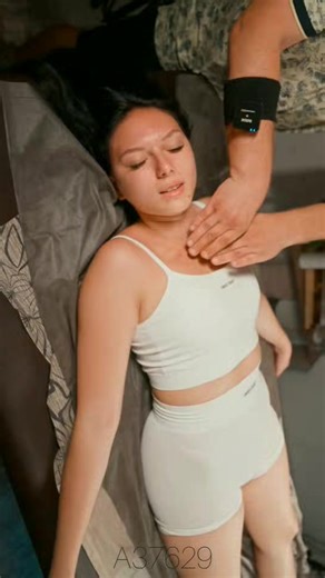 14K views · 78 reactions | Adjustment of legs and neck massage for Christina #asmr #massage #cellulite #trending #reels #viral #fbreels #shorts #FBVIDEO | A37629 | Facebook