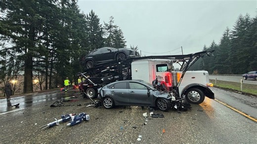 Semi-truck driver in Lacey pileup crash didn't have a CDL, state patrol says