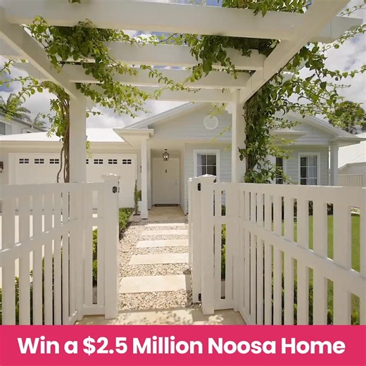 89K views · 551 reactions | Your elegant Hamptons style home on the Sunshine Coast looks like this: ⭐4 bedrooms ️ ⭐2 bathrooms  ⭐2 car garage  ⭐ Just a 15 min drive to Noosa Main Beach ️ | yourtown Prize Homes | Facebook
