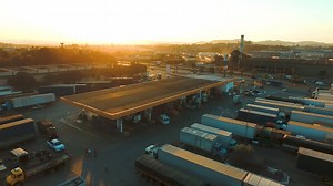 1.9M views · 12K shares | Os filhos costumam fazer homenagens para os seus pais nas redes sociais. E se levássemos essas demonstrações de amor do mundo virtual para o mundo real? Aperte o play e assista uma ação de Shell Rimula para comemorar o Dia dos Pais. | Shell | Facebook