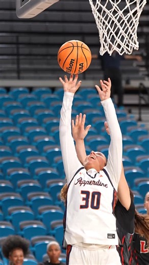 Pepperdine Women’s Basketball | nice pass, @ivoryfinleyy #MakeWaves | Instagram