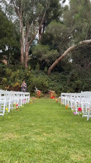 From soft pops to bold statements, Ashlyn and Sherin’s palette had us smiling the whole way through - it’s a total celebration of colour and love. ❤️‍🔥❤️‍🔥❤️‍🔥 #eefmevents #florist #adelaideflorist #flowers #wedding #weddingflorist #adelaide #southaustralia | East End Flower Market