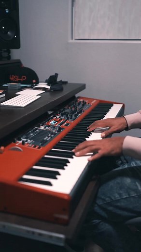 can anyone guess what kind of chords I'm playing? click the link in my bio for free content! #Piano #Pianochords #Pianolessons #Pianotutorial #Jazzchords #gospelchords | Zac Barnes | Facebook