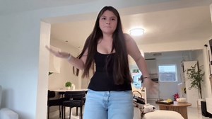 NORDICANA Small Kitchen Table Chairs Set of 4 | Round Pedestal Dining Table and Velvet Chairs | Compact 37.4-Inch Wooden Dining Room Set for Apartment | Metal Legs | Kelly Green