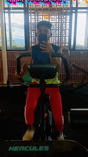 gym workout 💪. bodybuilder man.🦵🦾. #gym #hardworking. #gymworkout