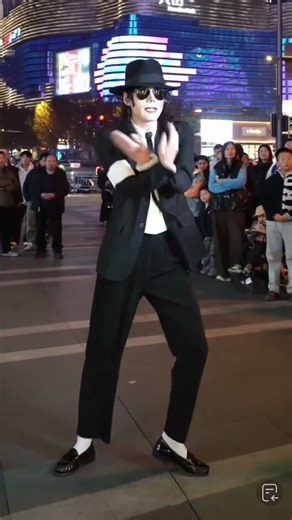 Street Performer Nails Michael Jackson's Moves in Epic Square Dance