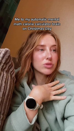 Even when I’m not tracking, my brain will work out the calories just by looking at a fricken meal. eMOoTtionNaLl DaaAMMaGgee 🫠 #trackingcalories #gymgirlhumour #caloriecounting #christmas2022 #christmasday2022